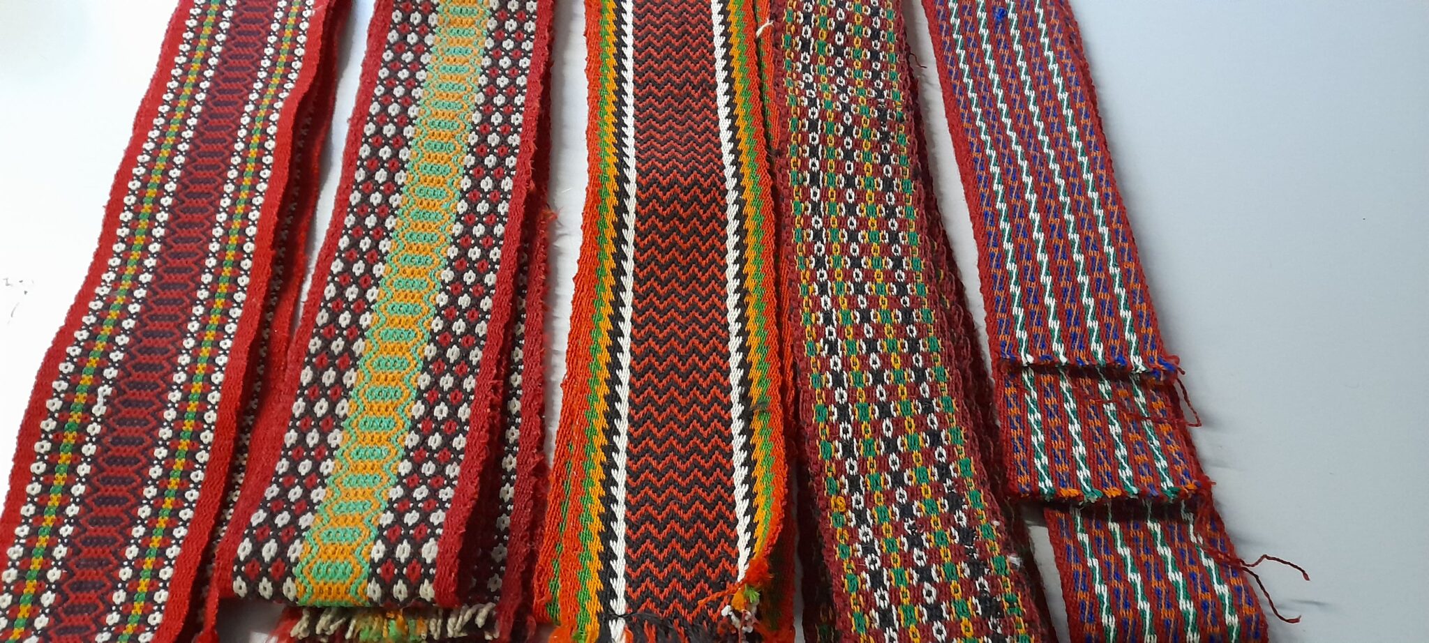 Sumane și veste tradiționale – Ciunki Artizanat