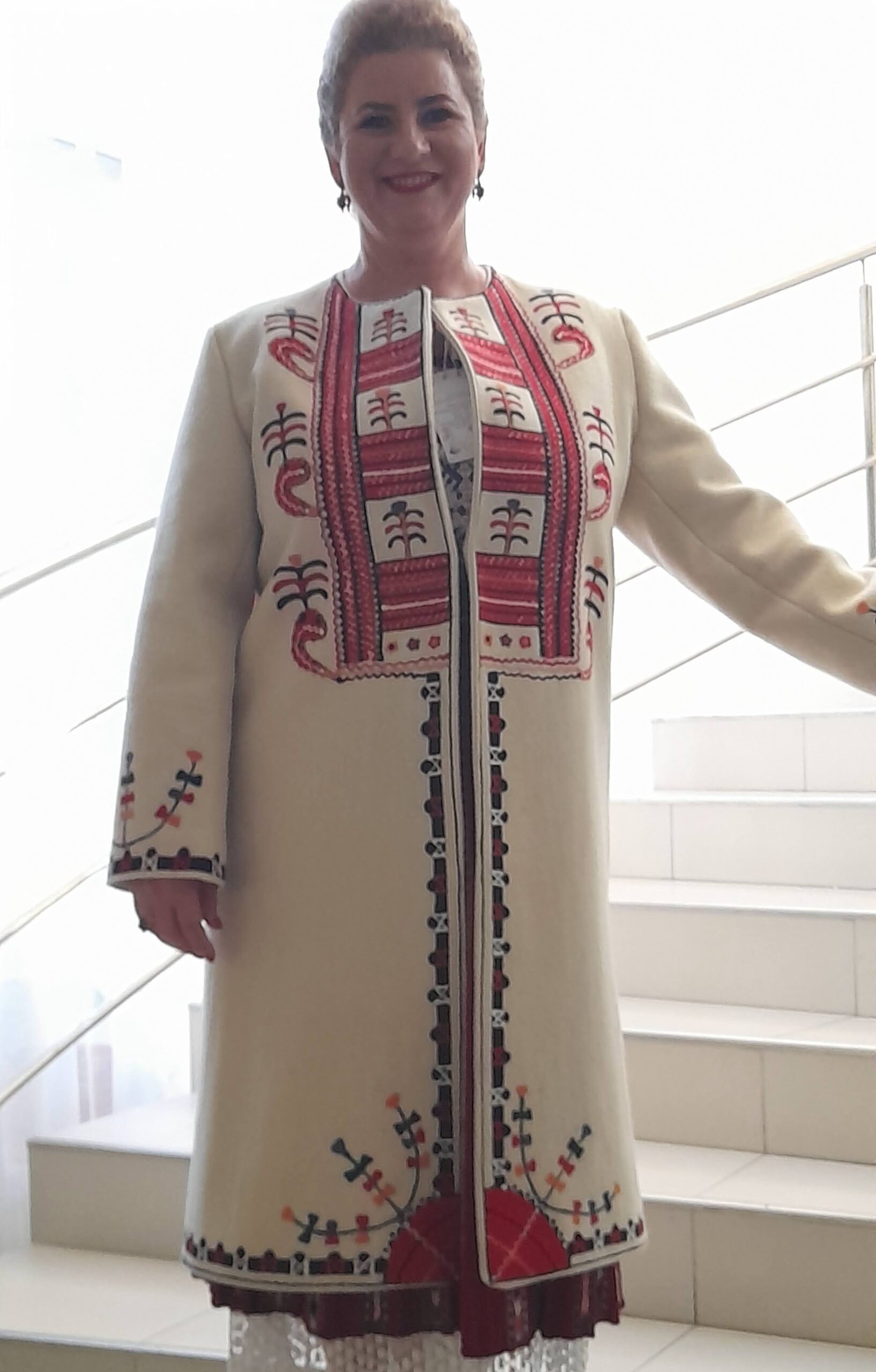 Suman tradițional autentic damă – Sumane și veste tradiționale