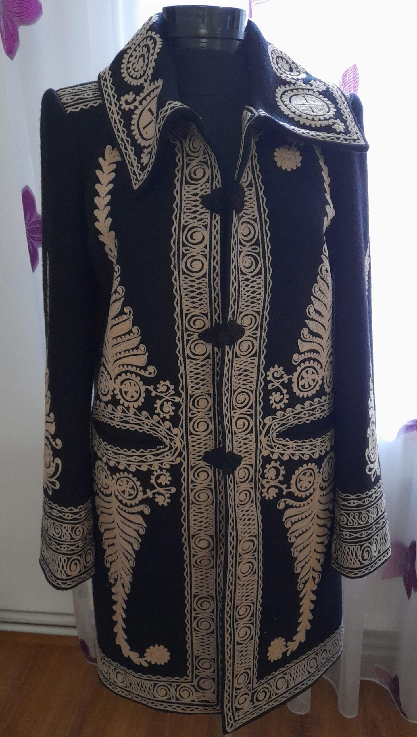 Suman pentru dama model Regina Maria – Sumane și veste tradiționale